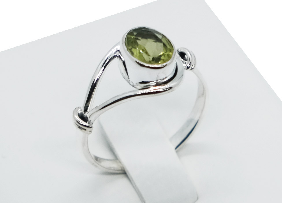 Silver Ring Cut Peridot – Cleopatra Trading Limited