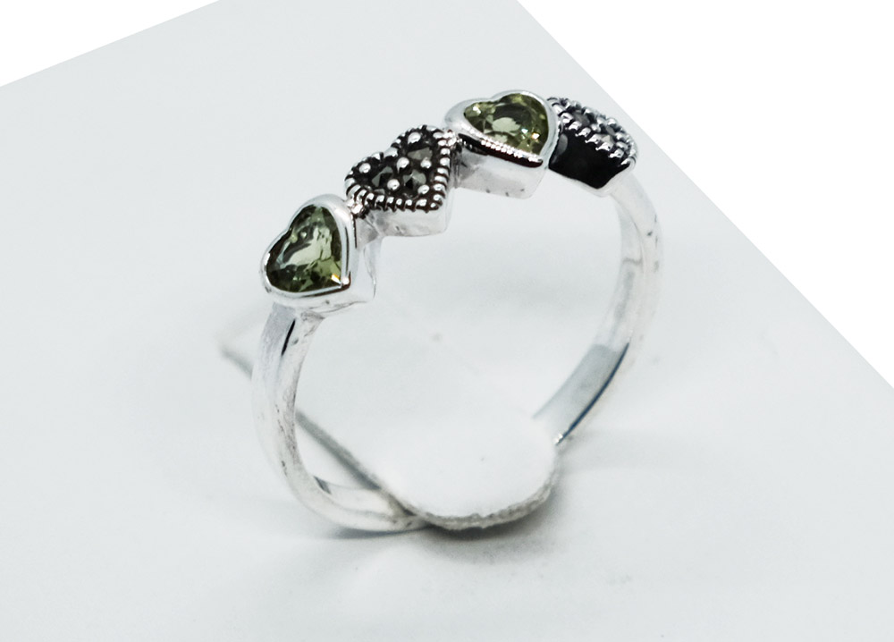 Silver Ring Peridot 4 Hearts – Cleopatra Trading Limited